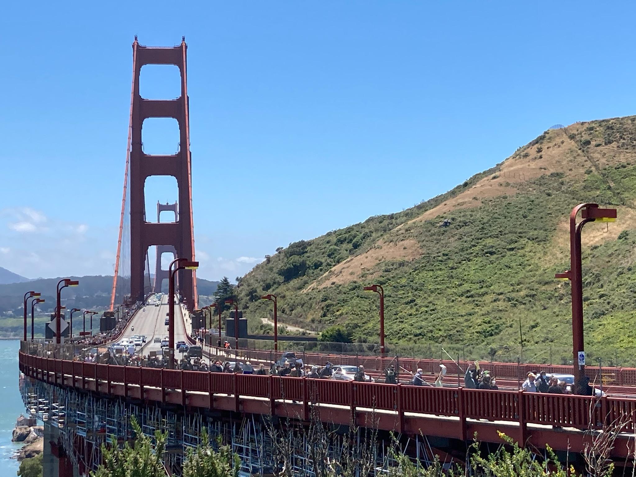 Black Lives Matter Marchers Block Traffic in Golden Gate Bridge Protest ...